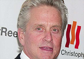 Michael Douglas nega ter criticado Brad Pitt - OFuxico
