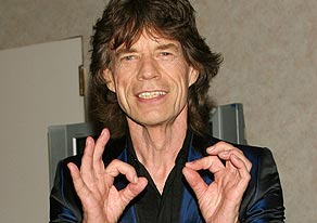 Mick Jagger usa oxigênio durante os shows dos Stones - OFuxico