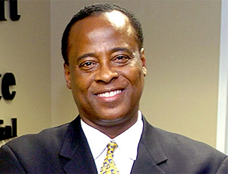 Conselho de Medicina quer cassar licença de Conrad Murray - OFuxico