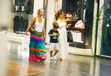 Maria Rita passeia com o filho em shopping - OFuxico