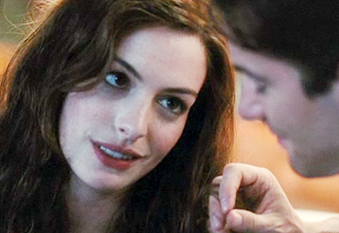 Confira o trailer do filme “One Day” com Anne Hathaway - OFuxico