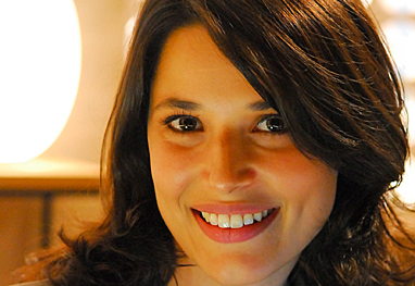 Longe da TV, Manuela Do Monte se dedica ao teatro - OFuxico