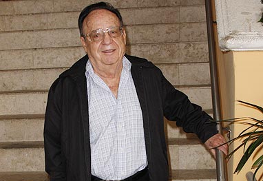 Chaves é homenageado com três estátuas no México - OFuxico