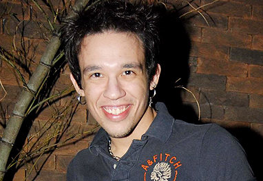 Kiko, do grupo KLB, fala sobre o amor e o Dia dos Namorados - OFuxico