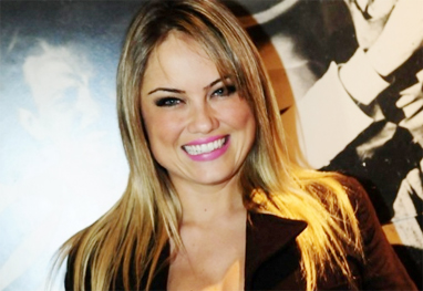 Ellen Rocche diz que aprendeu o quadradinho de oito para novela - OFuxico