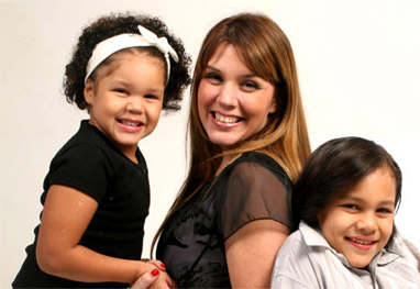 Simony quer que os três filhos assistam seu parto - OFuxico