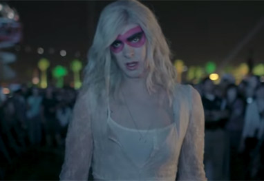 Andrew Garfield interpreta Drag Queen no novo vídeo do Arcade Fire ...