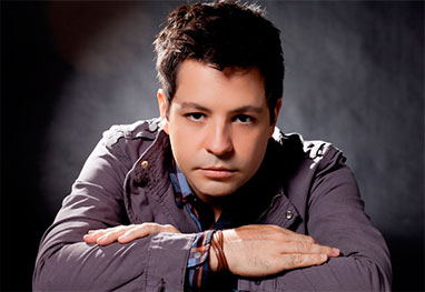 Nando Monteiro faz pocket show em São Paulo - OFuxico