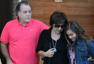 Tony Ramos almoça em restaurante japonês com a família - OFuxico