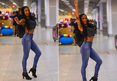 Inês Brasil faz pose e brinca com paparazzi em aeroporto - OFuxico
