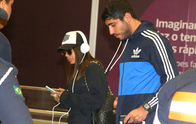 Anitta é clicada pela primeira vez com o namorado - OFuxico