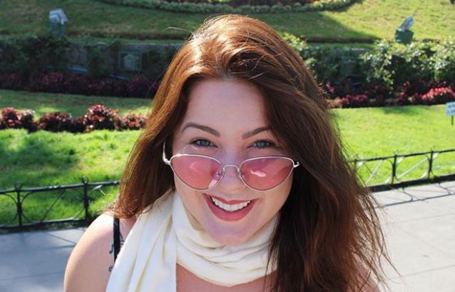 Ex-BBB Maria Claudia posta foto ousada e reflete na web. Veja! - OFuxico