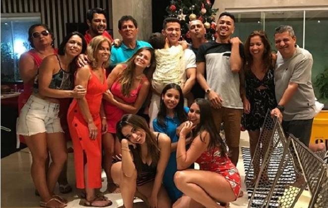 Anitta se declara para a família em texto emocionante. Veja! - OFuxico