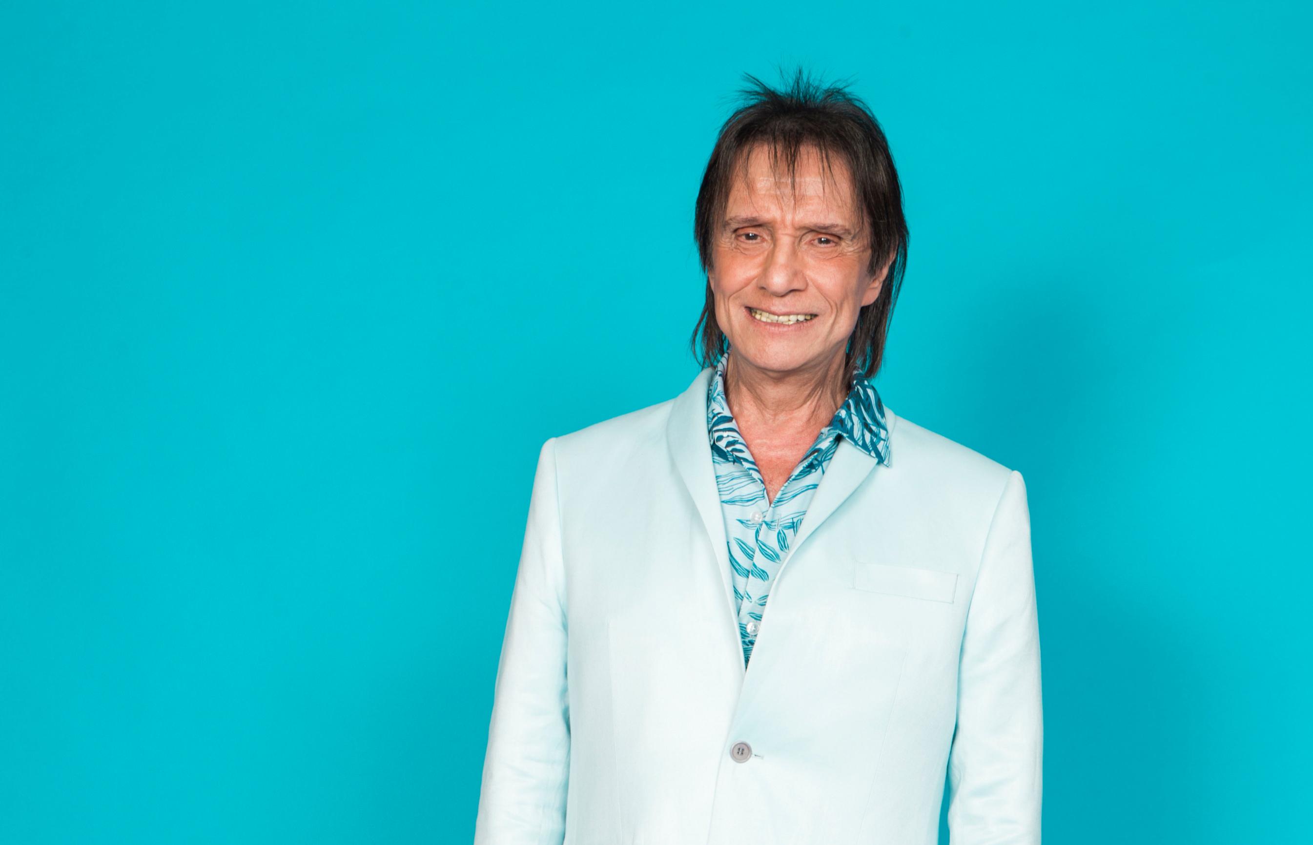 Roberto Carlos avalia contrato com a Globo e celebra 50 anos de carreira - OFuxico