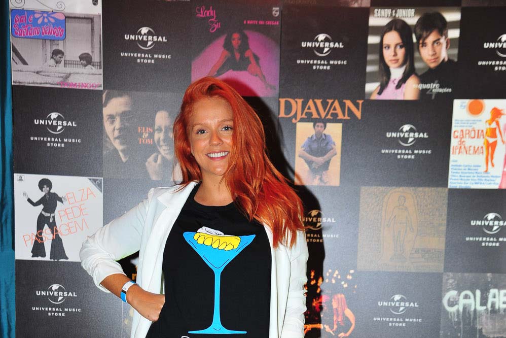 Gabi Lopes posa com look descolado em evento - OFuxico