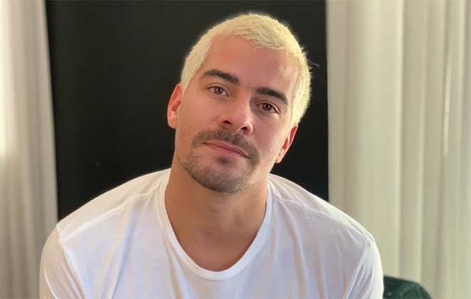 Loiro platinado, Thiago Martins volta às novelas após dois anos - OFuxico