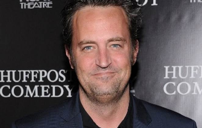 Matthew Perry, de Friends, vive solitário em hotel - OFuxico