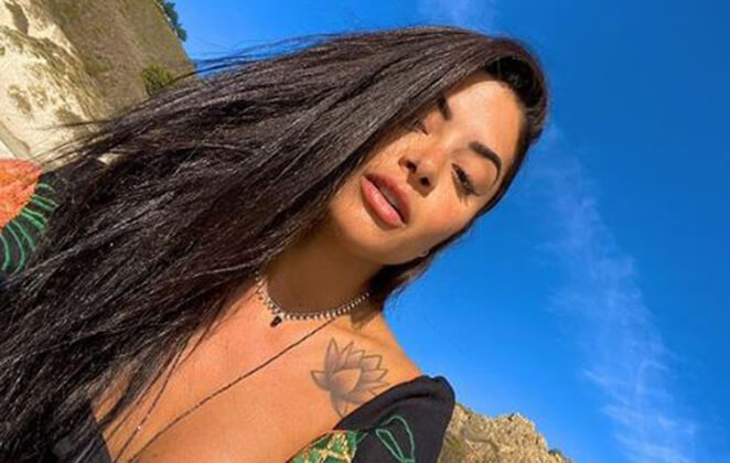 No Instagram, Aline Riscado sensualiza em ensaio de Carnaval - OFuxico