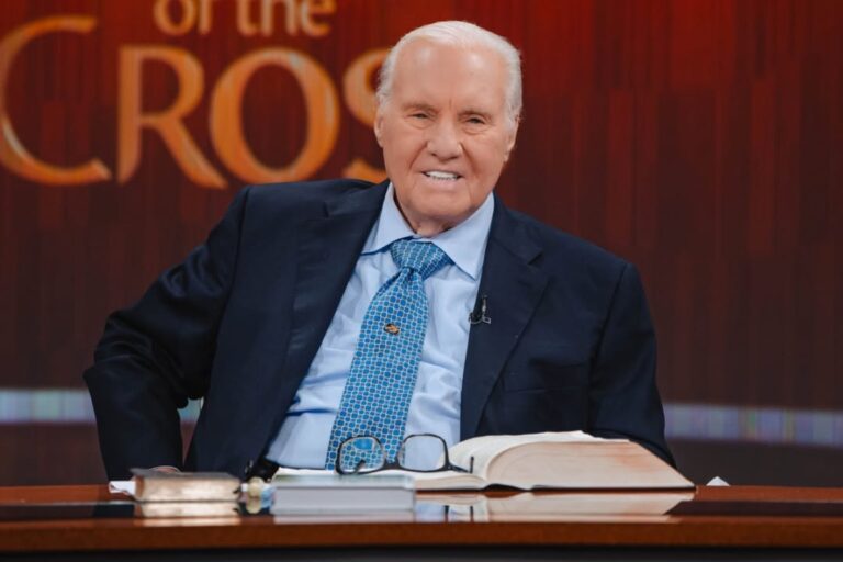 Morre o pastor Jimmy Swaggart, ícone do televangelismo