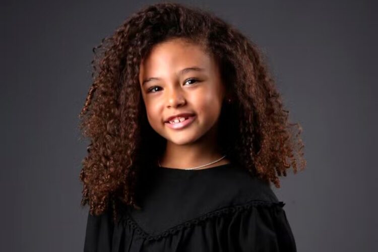 Elis Cabral, a sapequinha fofa que domina 'Dona de Mim'