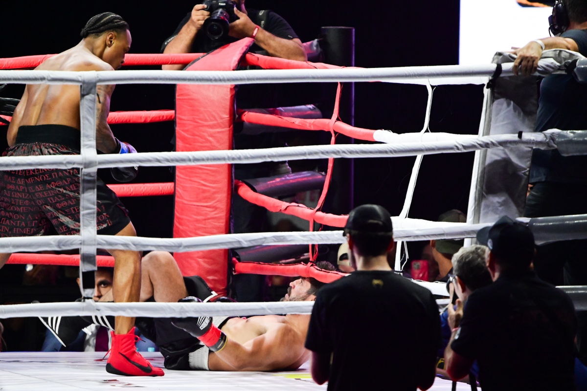 Daniel Rocha é nocauteado e Vitória Strada se desespera