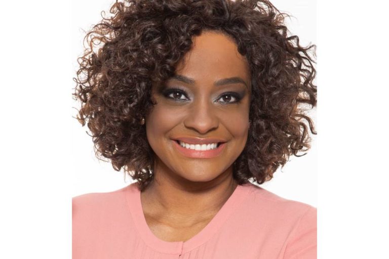 Joyce Ribeiro comemora aniversário lançando livro em Lisboa