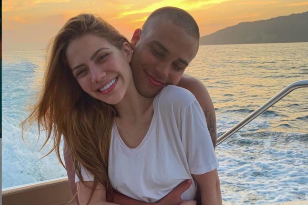 Jonathan se declara a Sarah Poncio em meio a boatos de separação