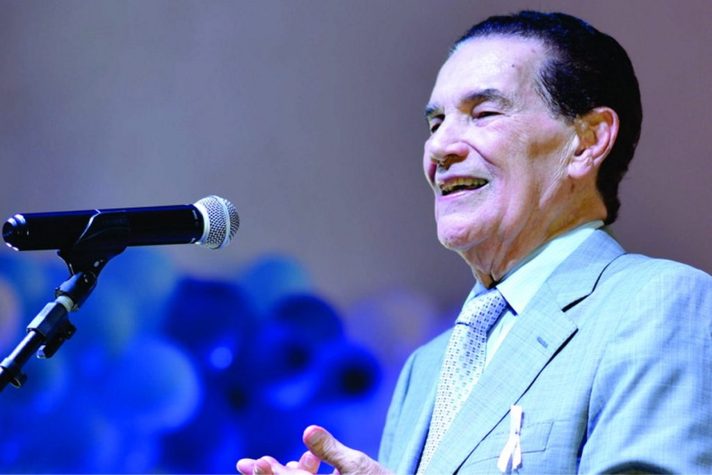 Sob forte comoção, corpo do médium Divaldo Franco é velado - OFuxico