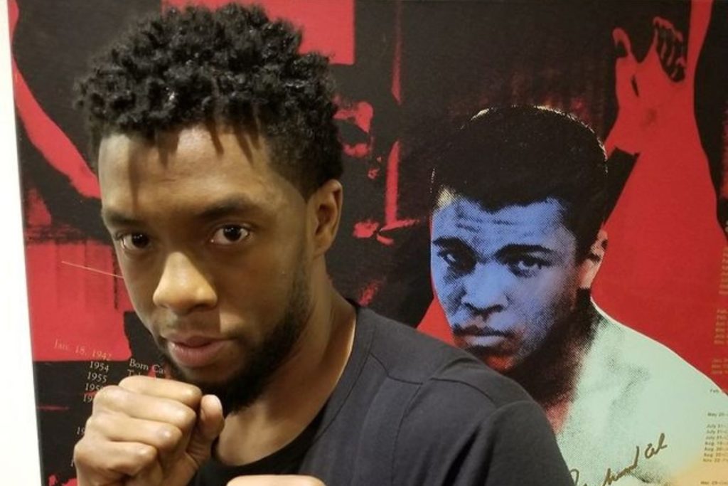 Chadwick Boseman é lembrado por fãs e famosos um ano após morte