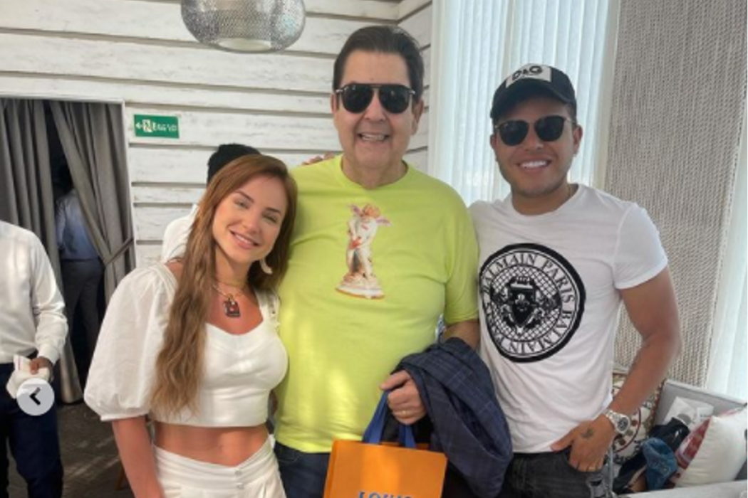 Faustão é flagrado em ‘momento relax’ em Dubai - OFuxico
