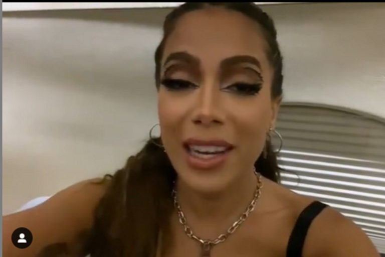 Anitta é chamada de racista por americanos - OFuxico