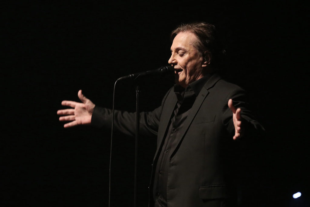 Após um ano e meio, Fábio Jr. retorna aos palcos com turnê emocionante