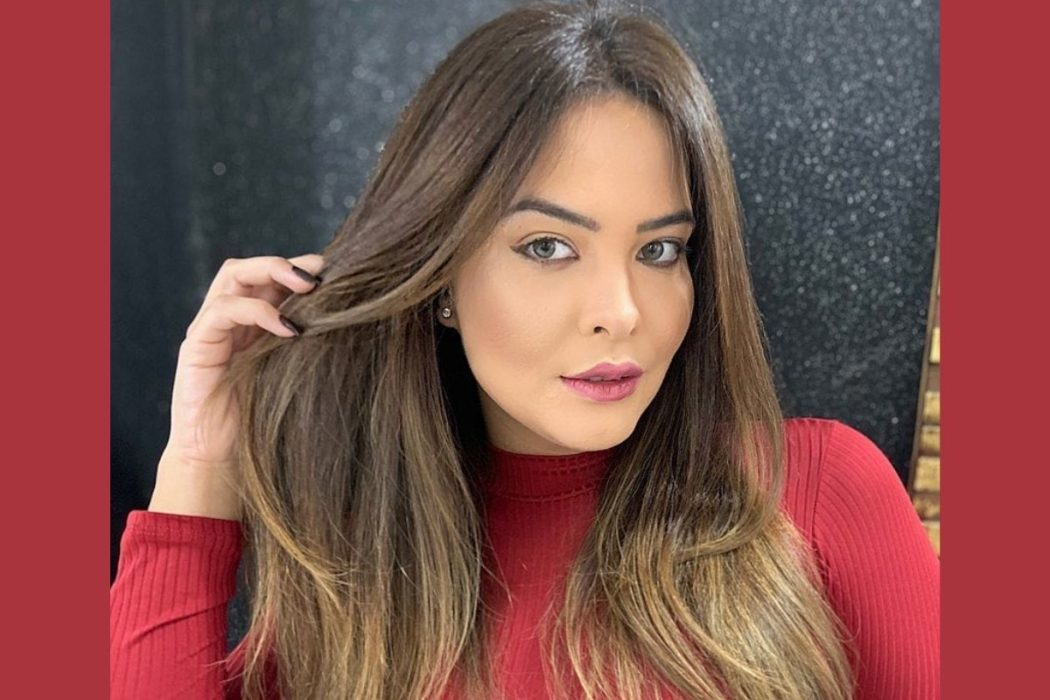 Geisy Arruda quase mostra demais ao exibir marquinha de bronzeamento