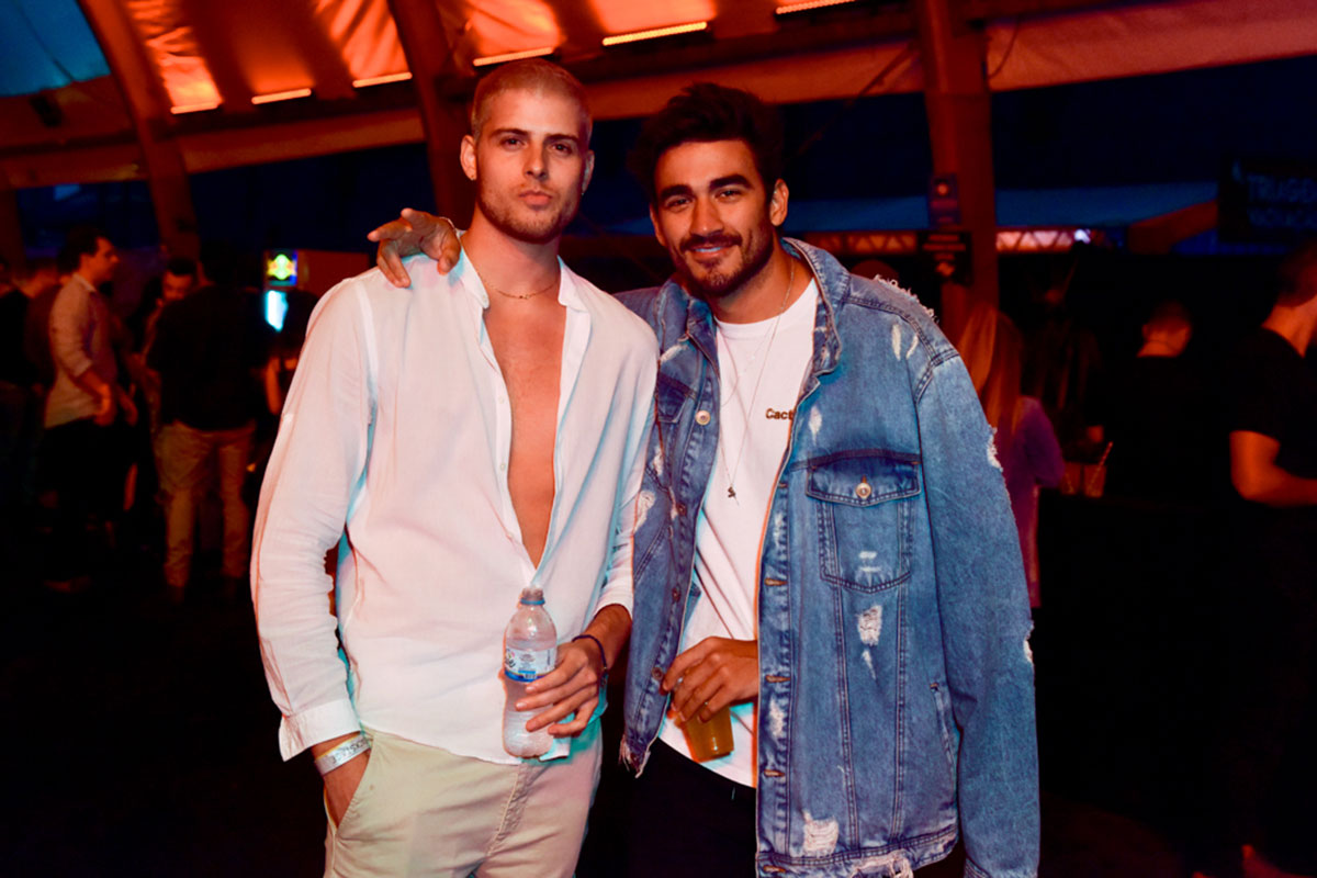 Viih Tube curte show, após beijo polêmico, e posa com o ex, Bruno Magri