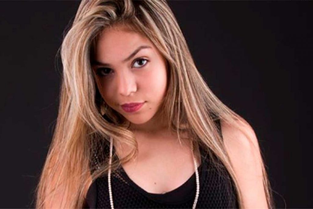 MC Melody se nega a cantar funk em festa: "Tenho 14 anos"