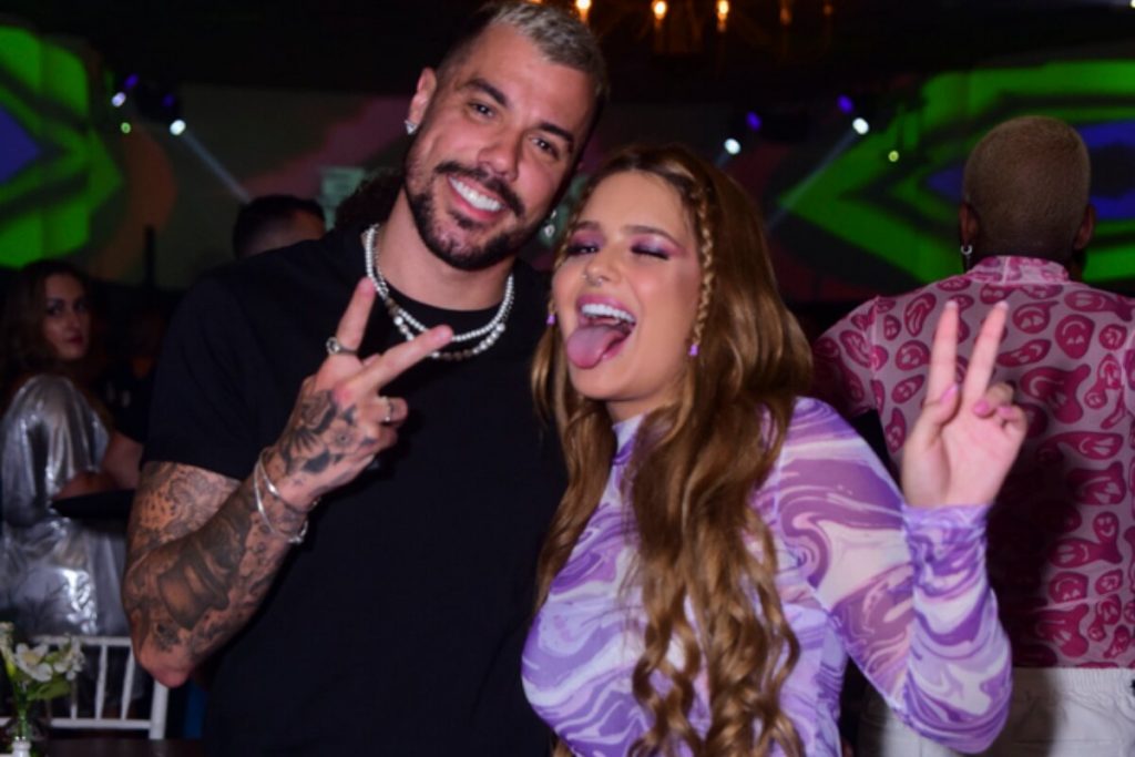 Lipe Ribeiro e Viih Tube surgem juntos e animados em festa de influencer
