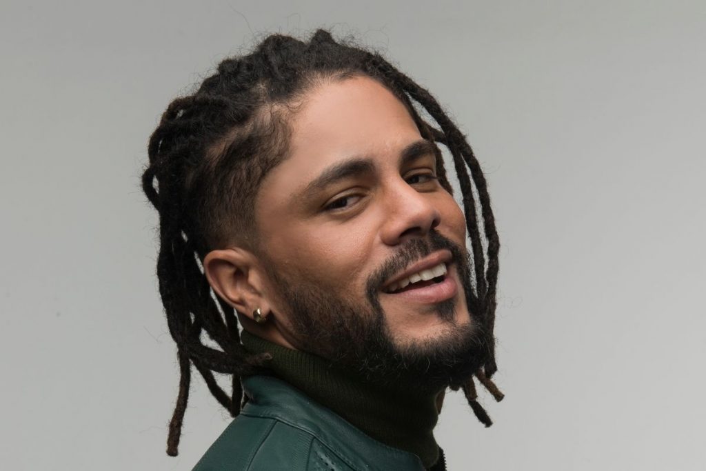 Viegas avalia mudança no BBB e celebra nova fase musical: "Apaixonado"