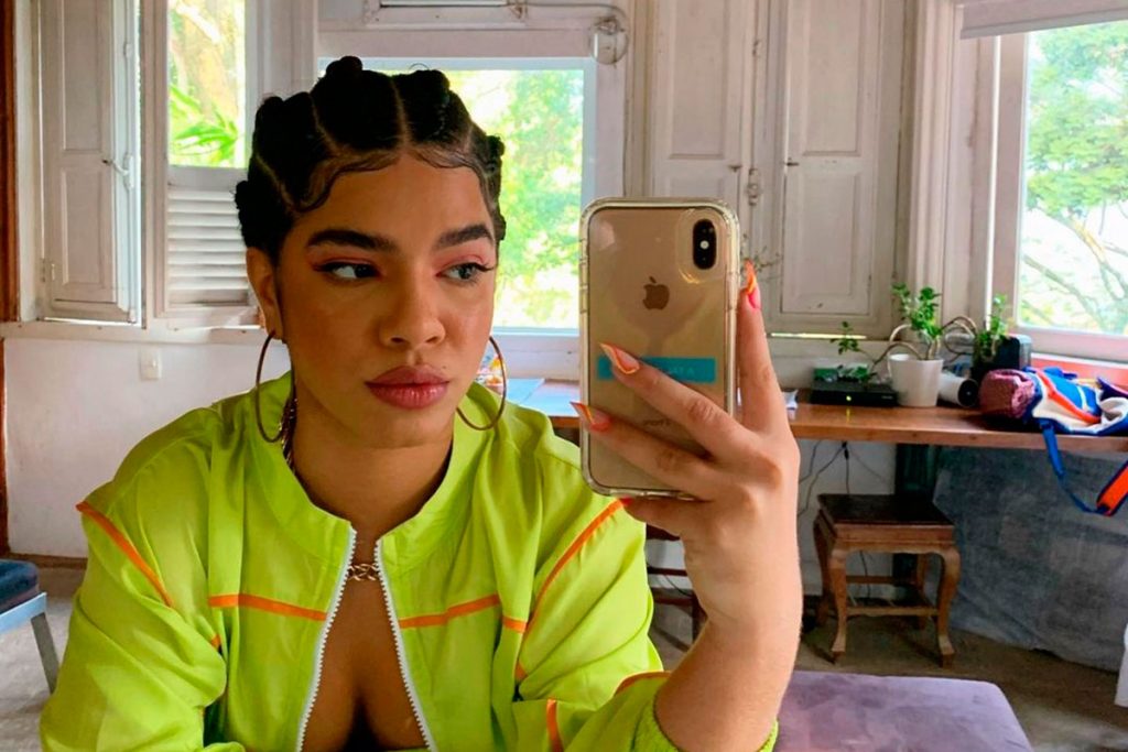 Ex-BBB Maria faz ensaio fotográfico para site de conteúdo adulto