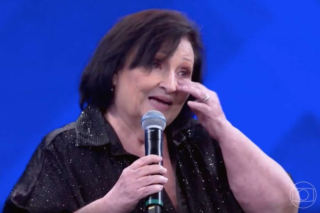 'Minha fé me sustenta', diz Dona Déa Lúcia no Domingão - OFuxico