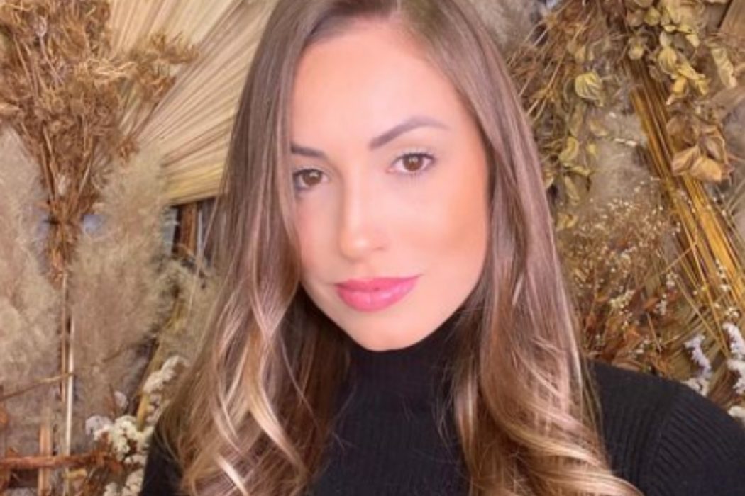 Jéssica Mueller termina namoro e expõe que ex a traiu com prostituta