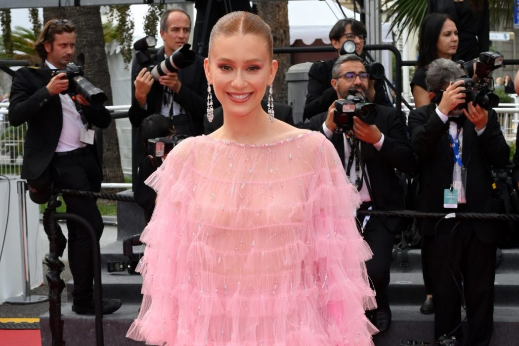 Look de Marina Ruy Barbosa chama a atenção no Festival de Cannes