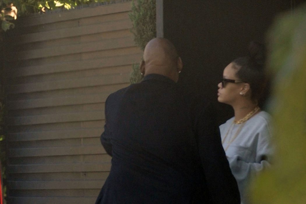 Rihanna aparece pela primeira vez, após o nascimento do filho