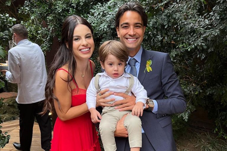 Sthefany Brito apresenta nova integrante da família