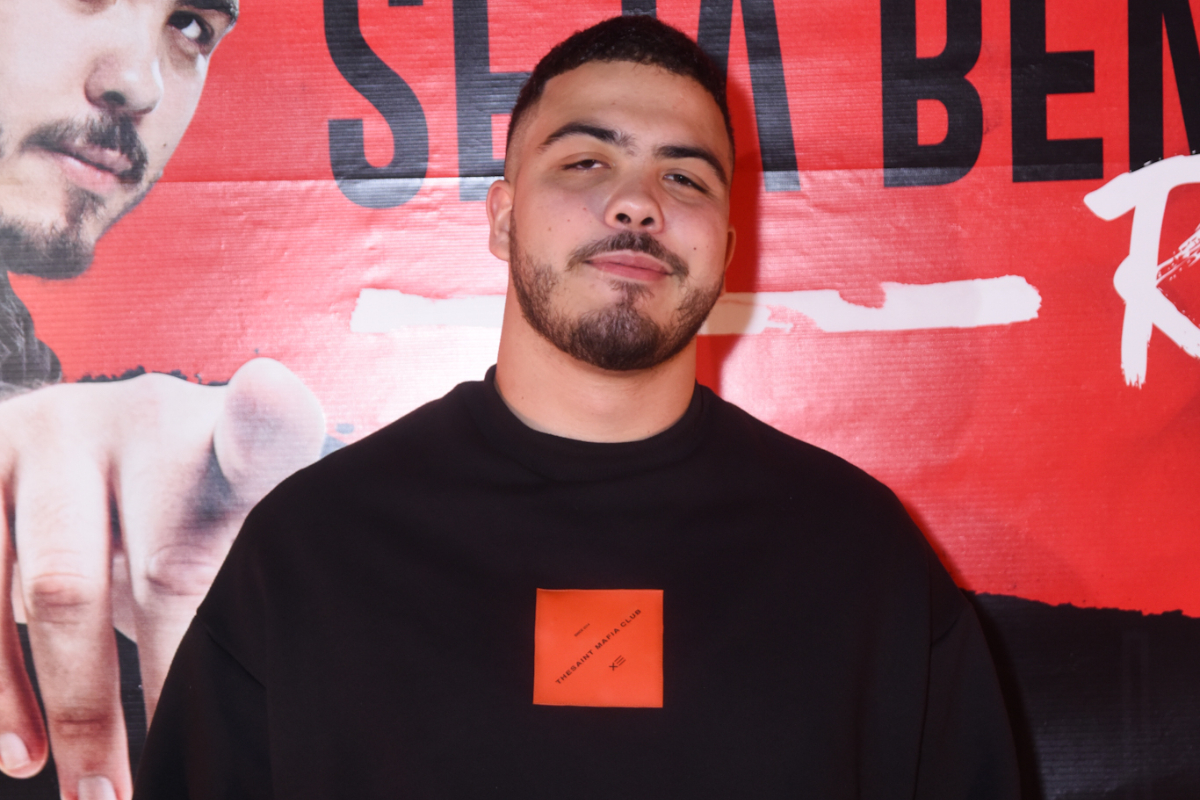 Ronald se lança como DJ com música picante: "Meus pais ficaram de boa"