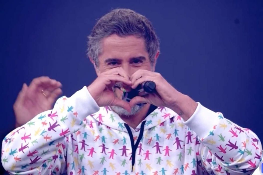 Marcos Mion surge emocionado ao revelar conquista do filho Romeo