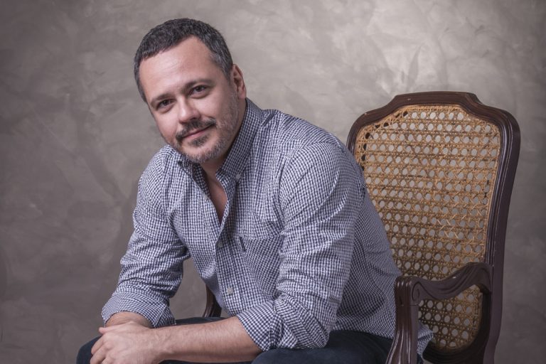 Danton Mello celebra sucesso do filme Predestinado