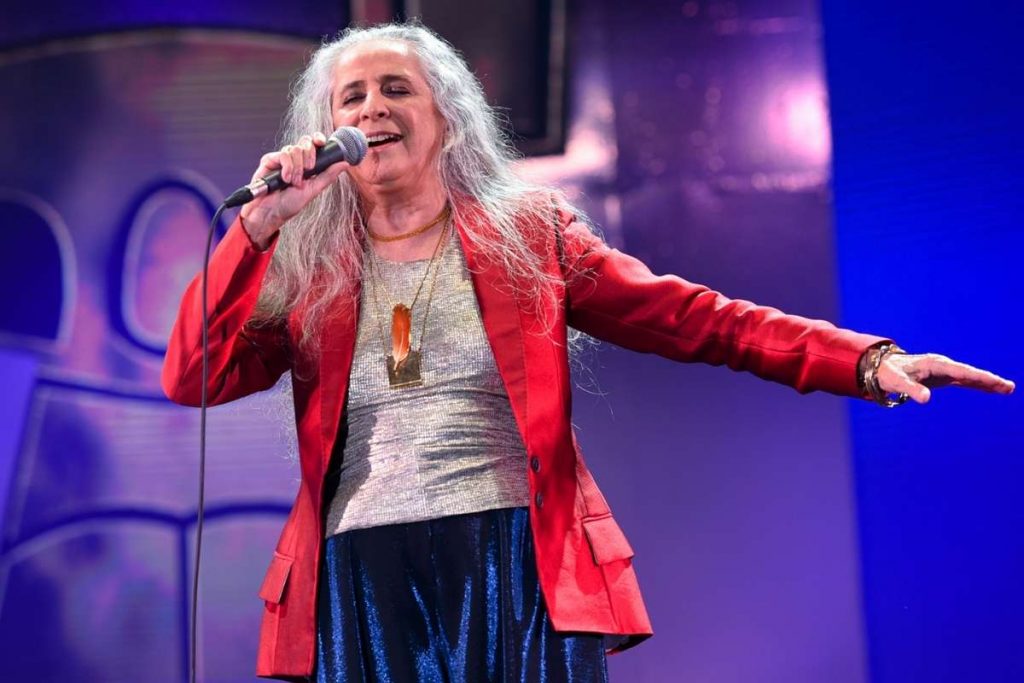 Maria Bethânia encerra Coala Festival com show poderoso - OFuxico