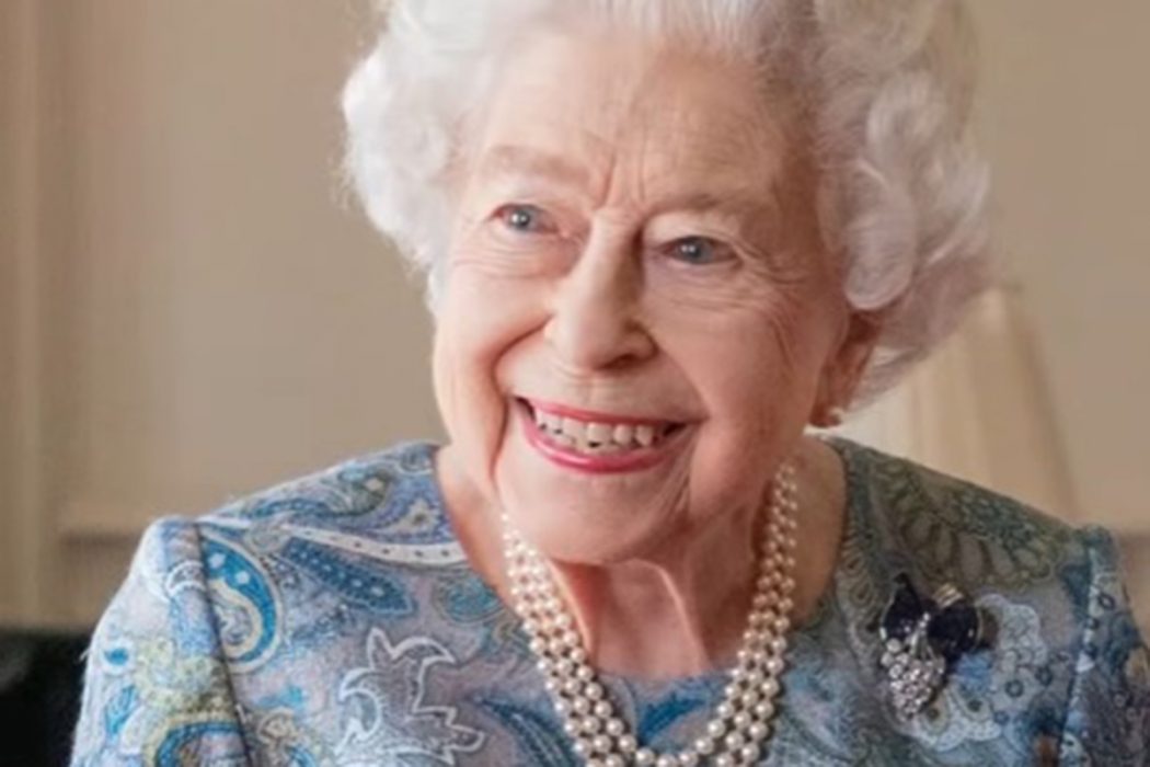 Veja fotos e vídeos inéditos da Rainha Elizabeth II