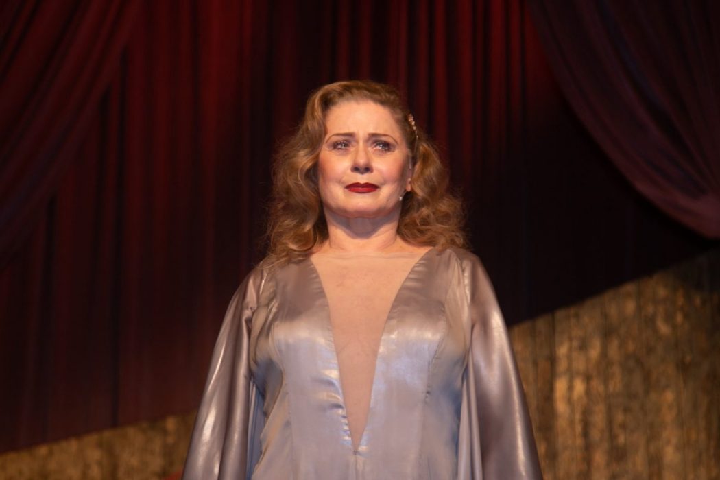 Vera Fischer: 55 anos de carreira, lágrimas e volta triunfal aos palcos