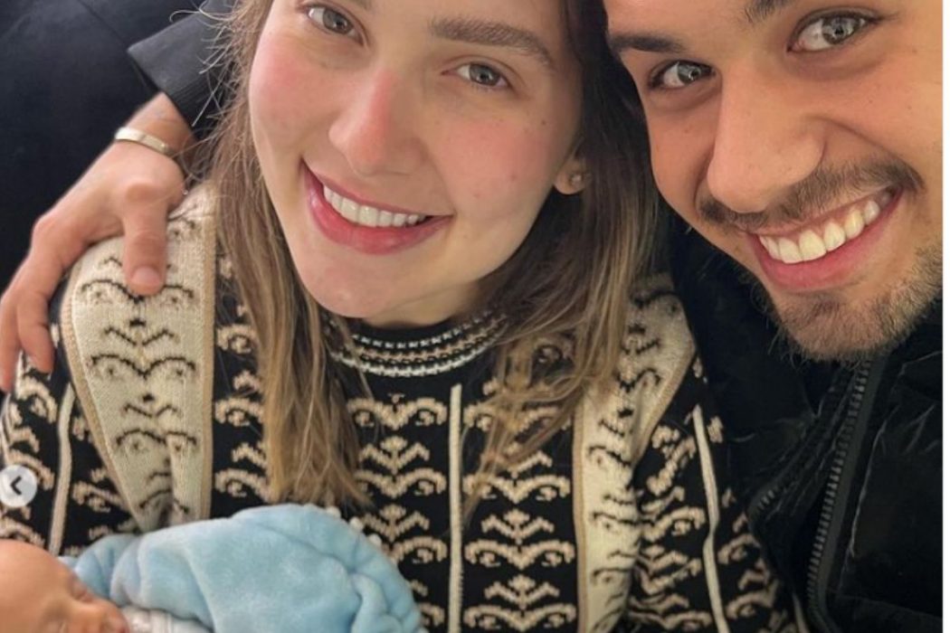 Virginia Fonseca posa de topless e comenta sobre final da gravidez